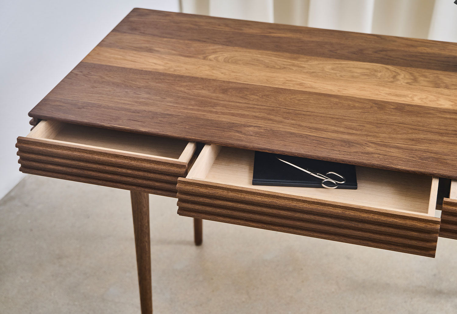 DK3 Groove Desk | twentytwentyone