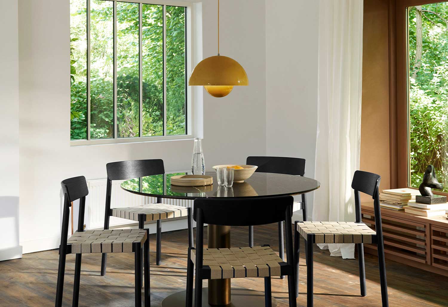 &Tradition Flowerpot Pendant | VP7 | twentytwentyone | Matt white - Colour