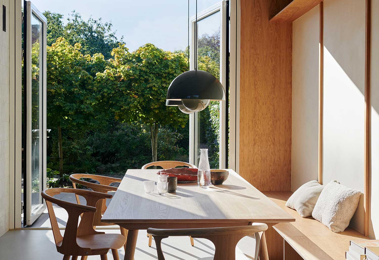 &Tradition Flowerpot Pendant | VP7 | twentytwentyone | Matt light grey ...