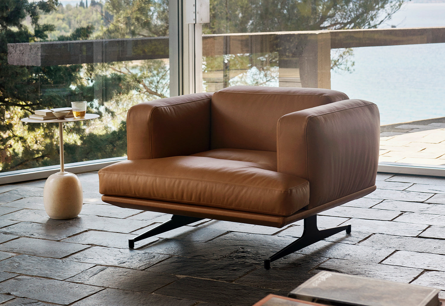 &Tradition Inland Lounge Chair AV21 | twentytwentyone