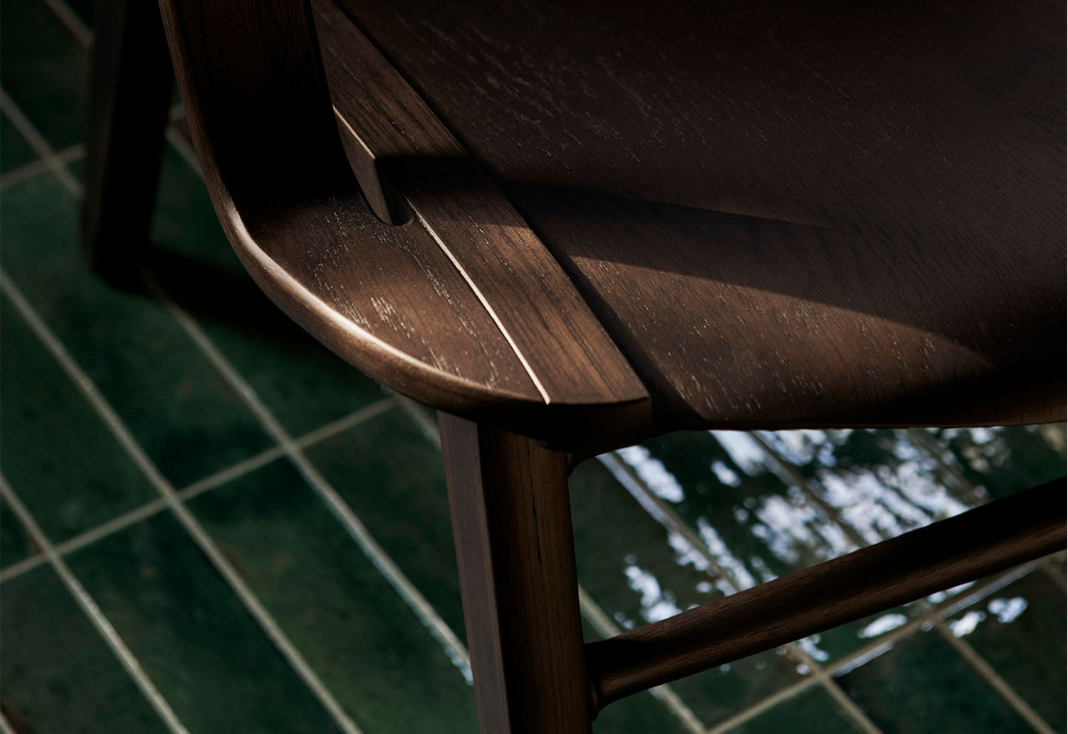 &Tradition AX Chair HM11 | twentytwentyone | Dark stained oak