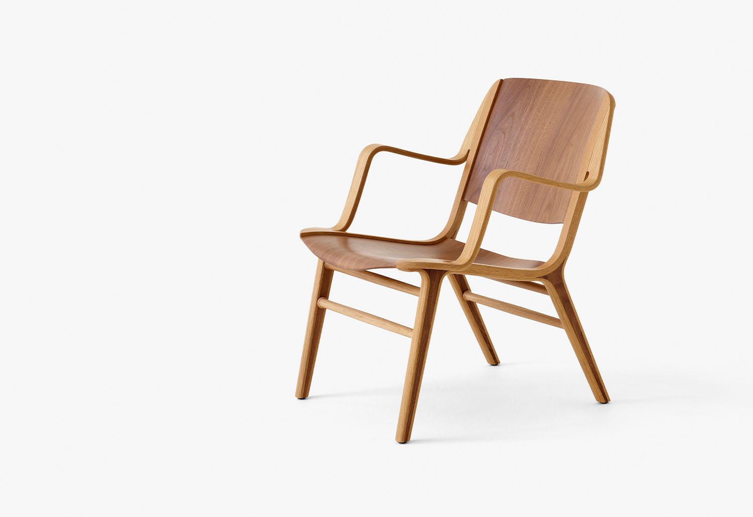 &Tradition AX Chair HM11 | twentytwentyone | Dark stained oak