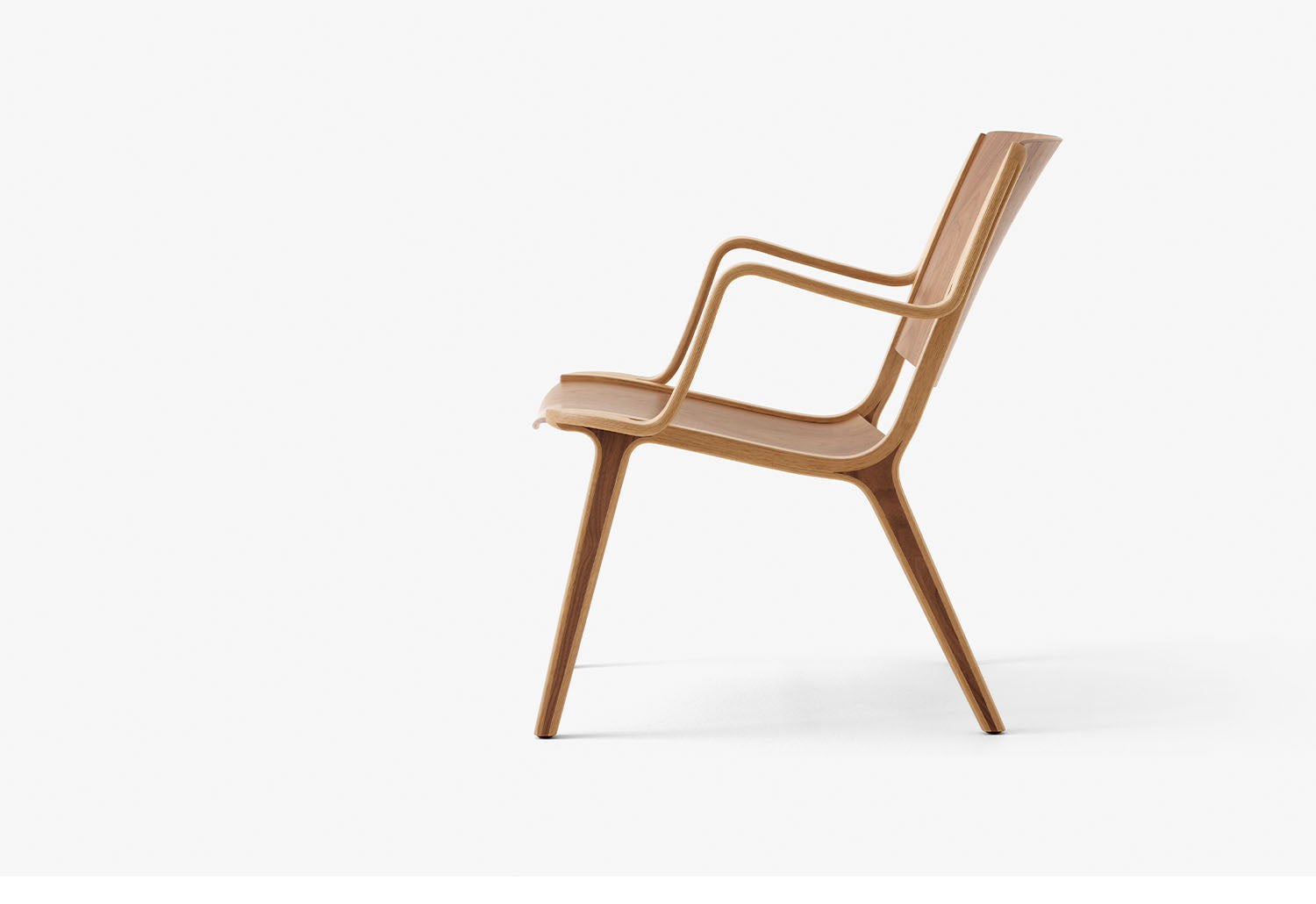 &Tradition AX Chair HM11 | twentytwentyone | Dark stained oak