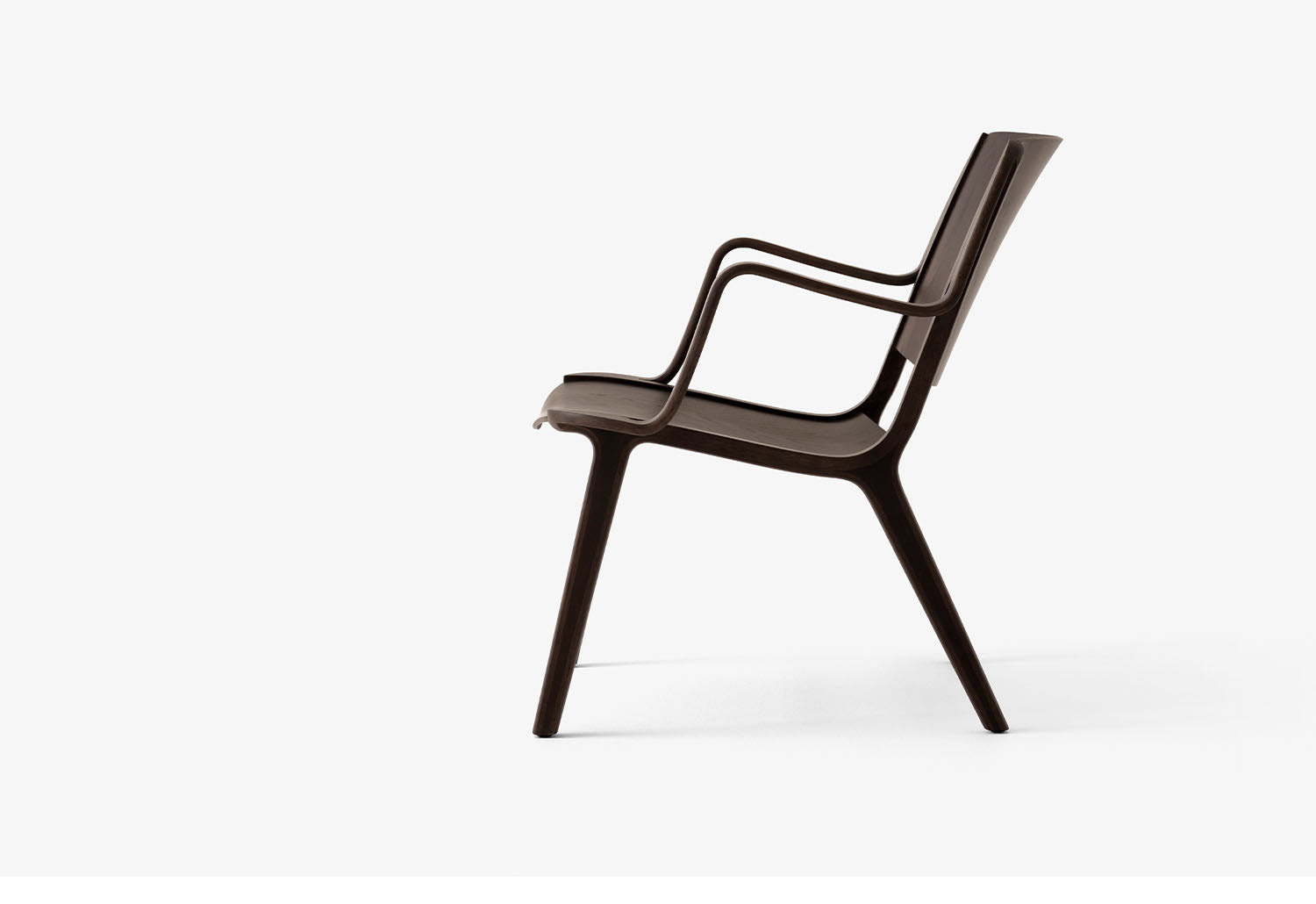 &Tradition AX Chair HM11 | twentytwentyone | Dark stained oak