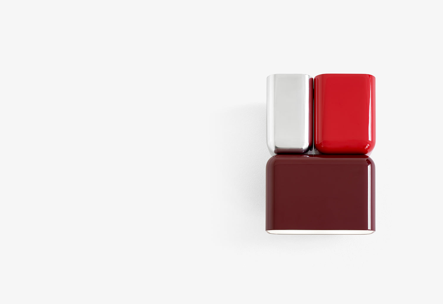 &Tradition Tabata Wall Light | LN10 | twentytwentyone | Dark burgundy ...