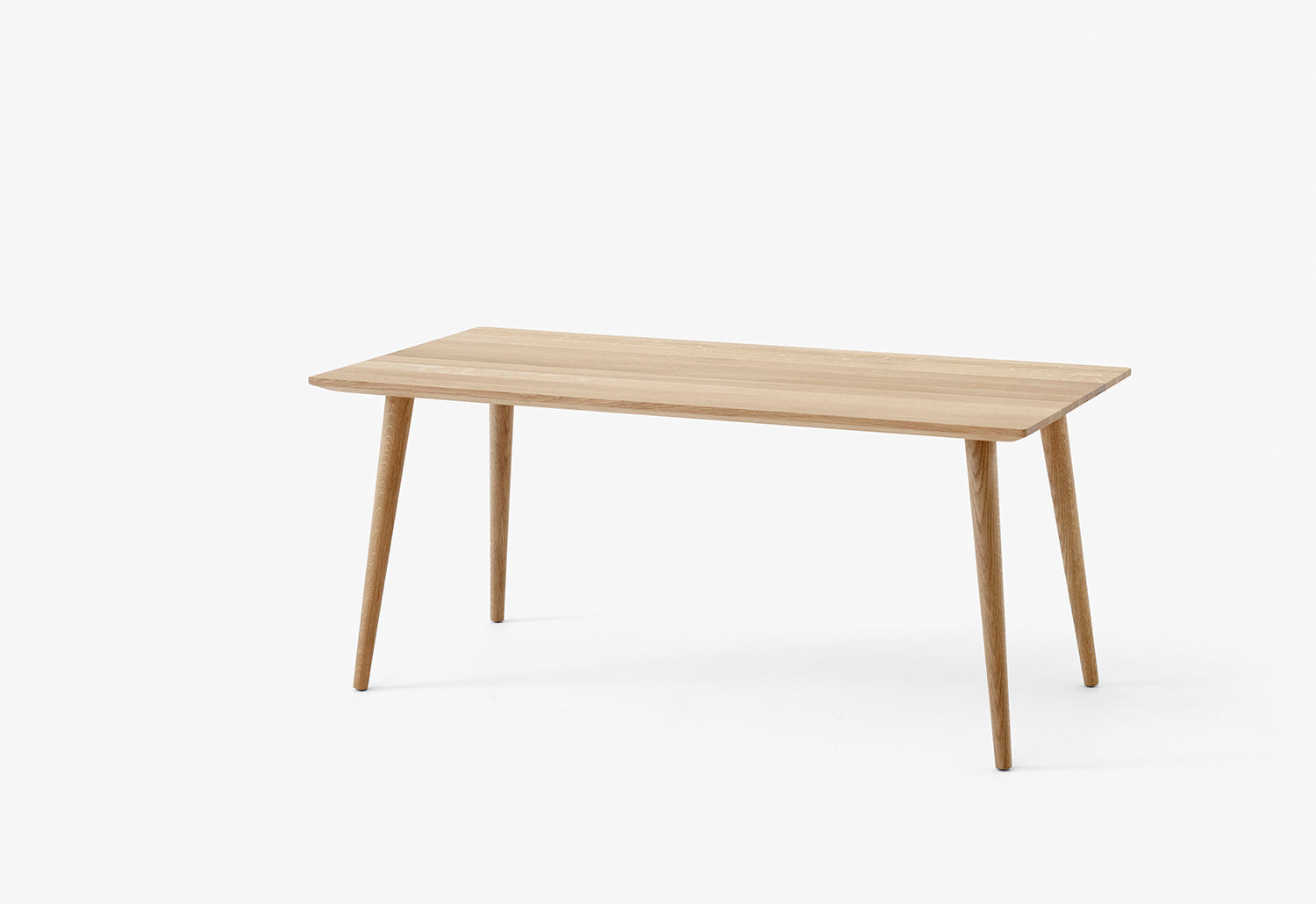 &Tradition In Between Console Table | twentytwentyone | Oiled oak - Oak