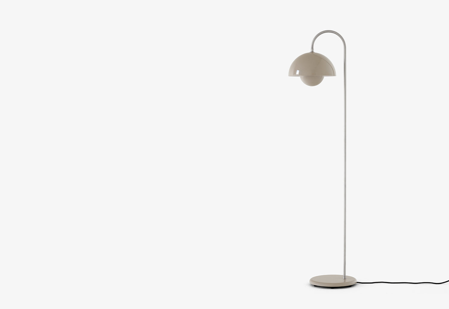 &Tradition Flowerpot Floor Lamp | VP12 | twentytwentyone | Chrome ...