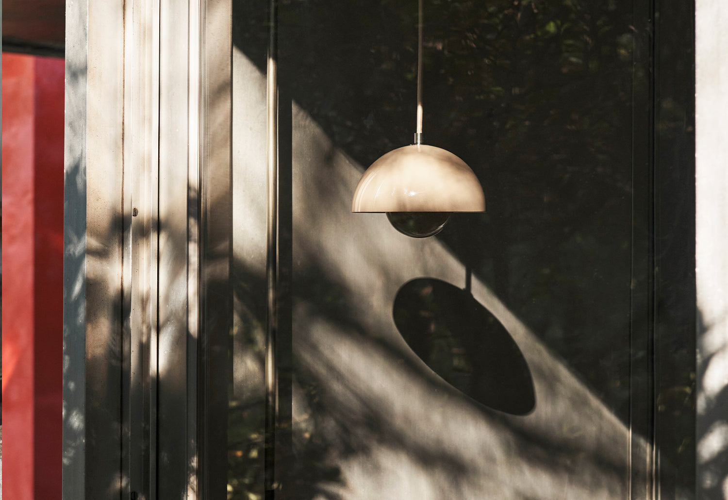 &Tradition Flowerpot Pendant | VP10 | twentytwentyone | Chrome-plated ...