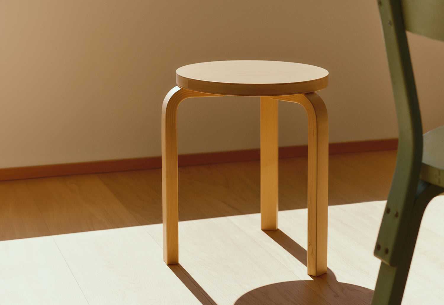 Artek Aalto Stool 60 | twentytwentyone | Birch veneer - Veneered Seat