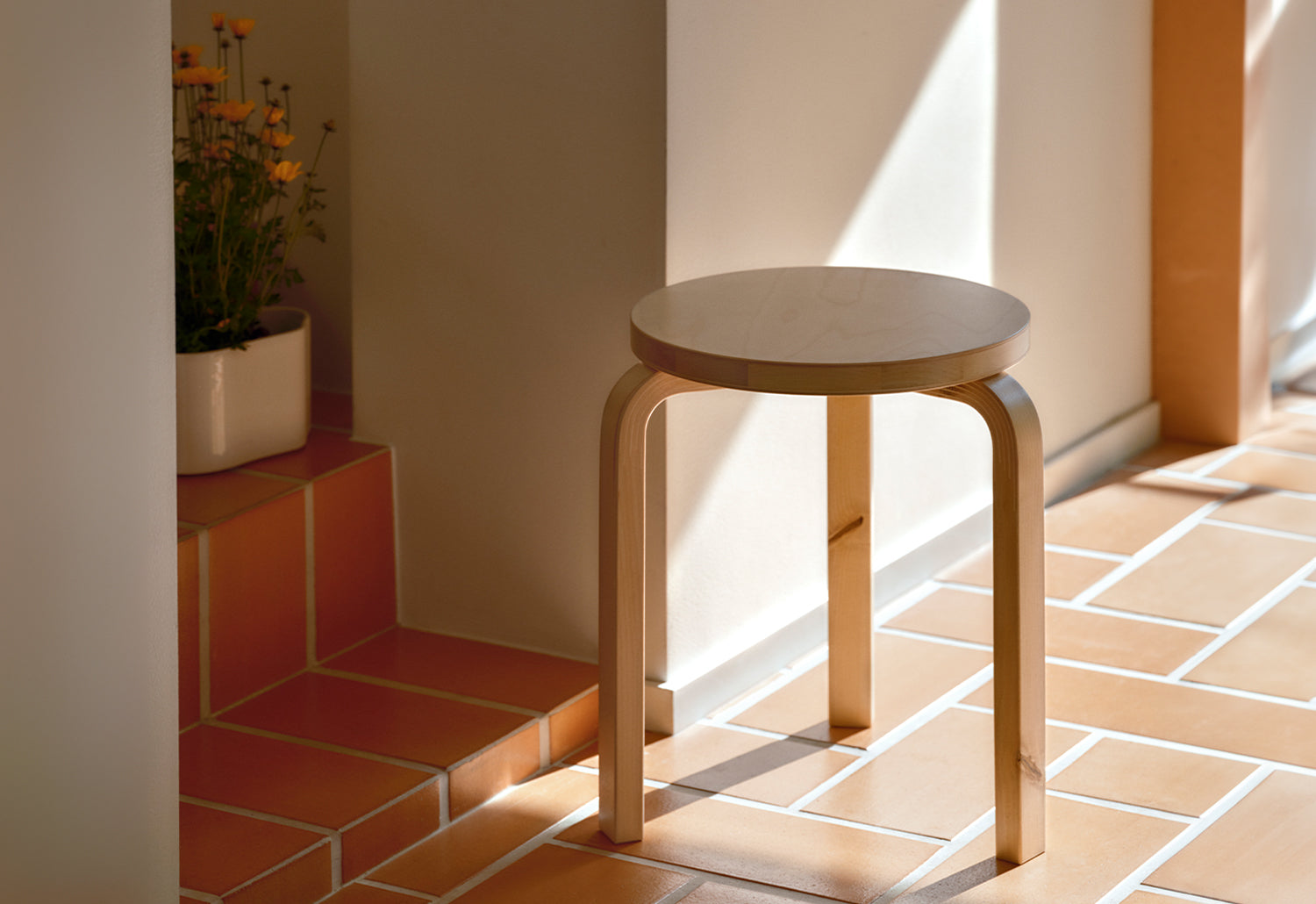 Artek Aalto Stool 60 | twentytwentyone | Birch veneer - Veneered Seat