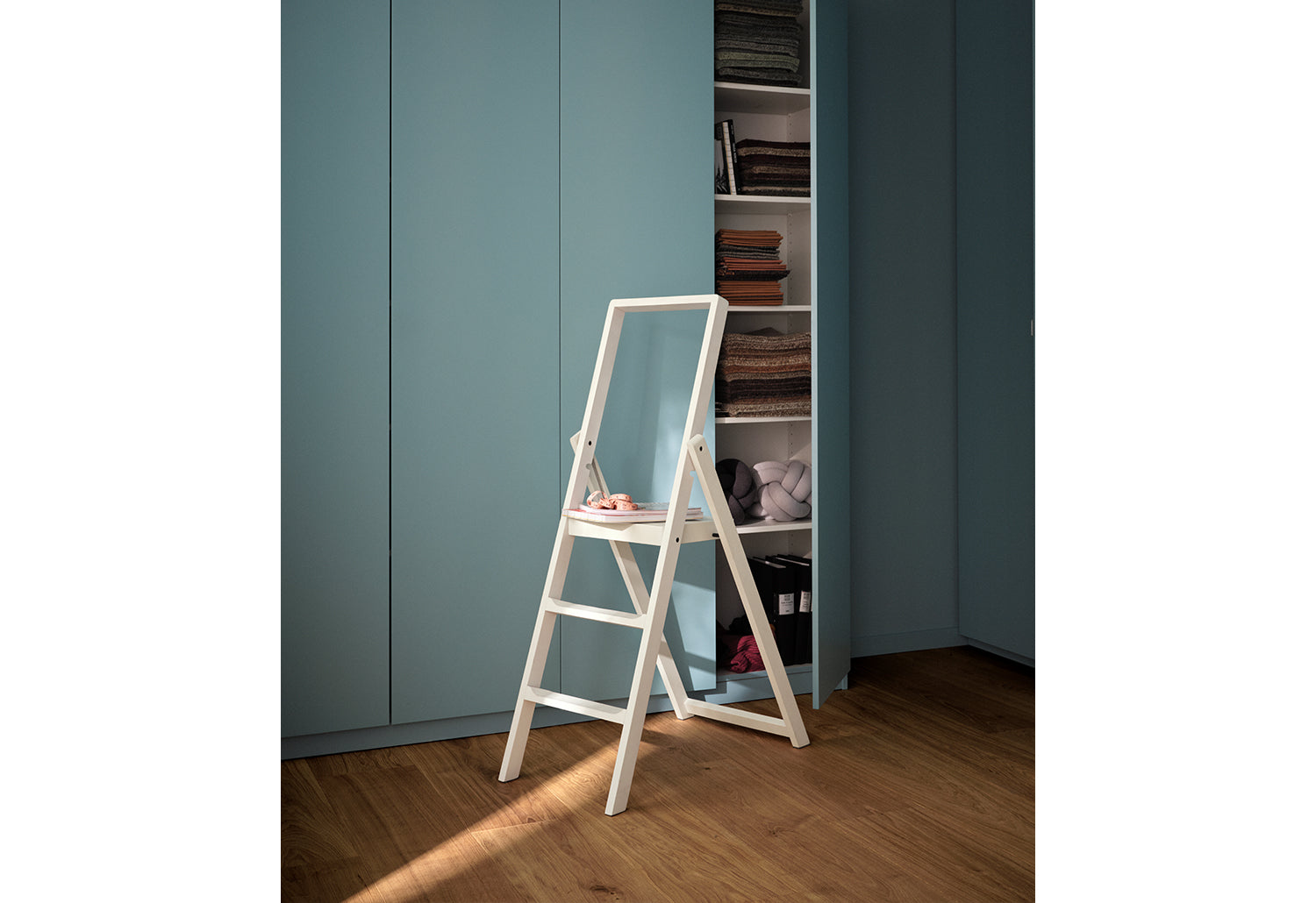 Design House Stockholm Step Stepladder | twentytwentyone | Black ...