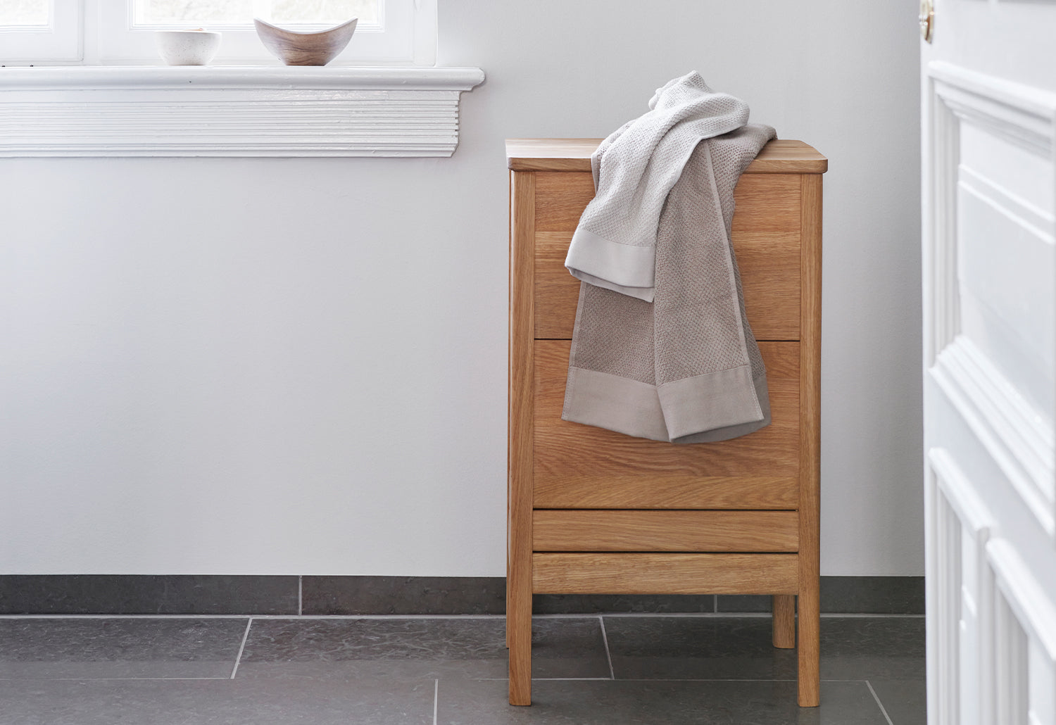Form & Refine A Line Laundry Box | twentytwentyone | White oiled - Oak