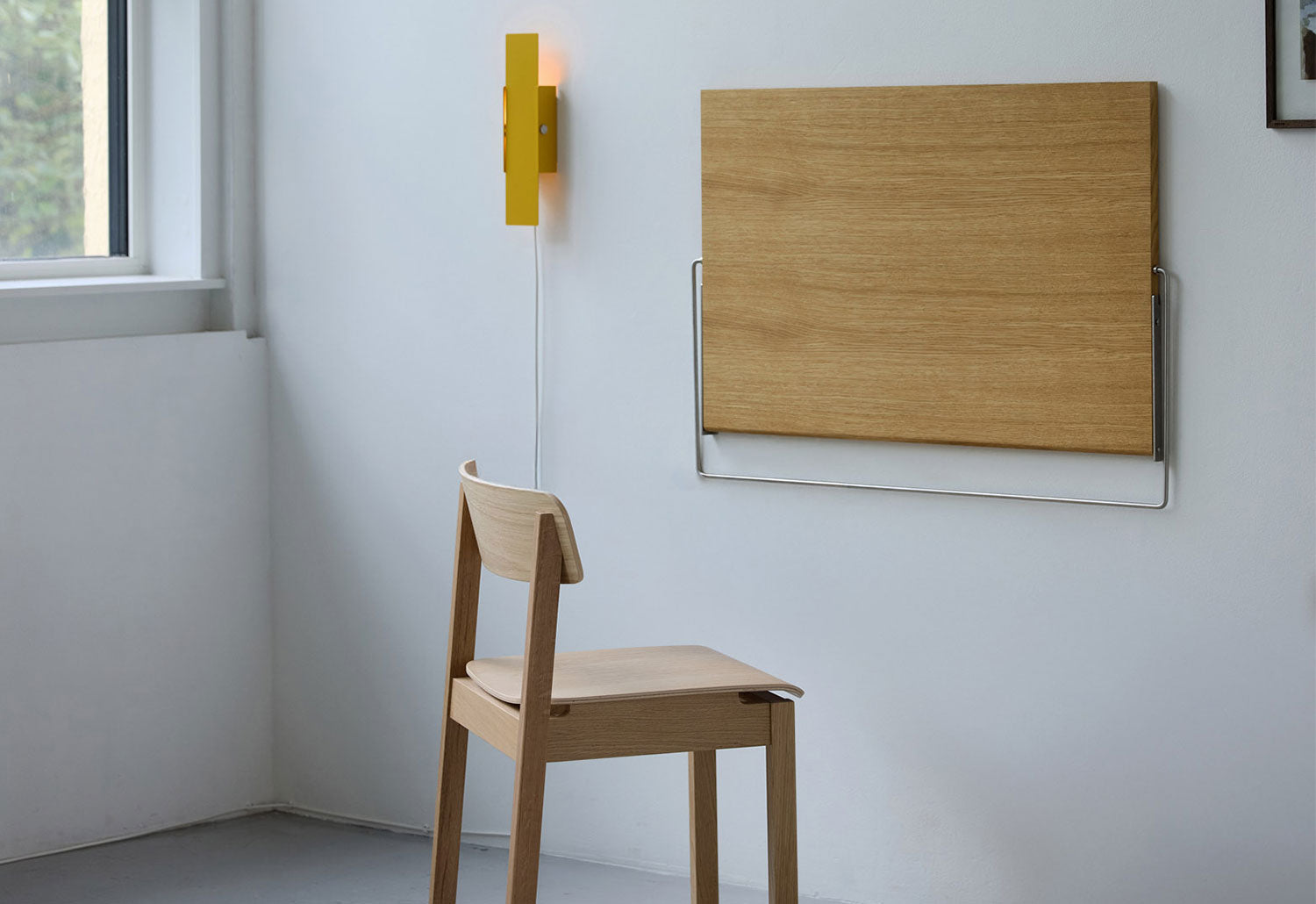 MOEBE Fold-Out Desk | twentytwentyone | Oak - Oak