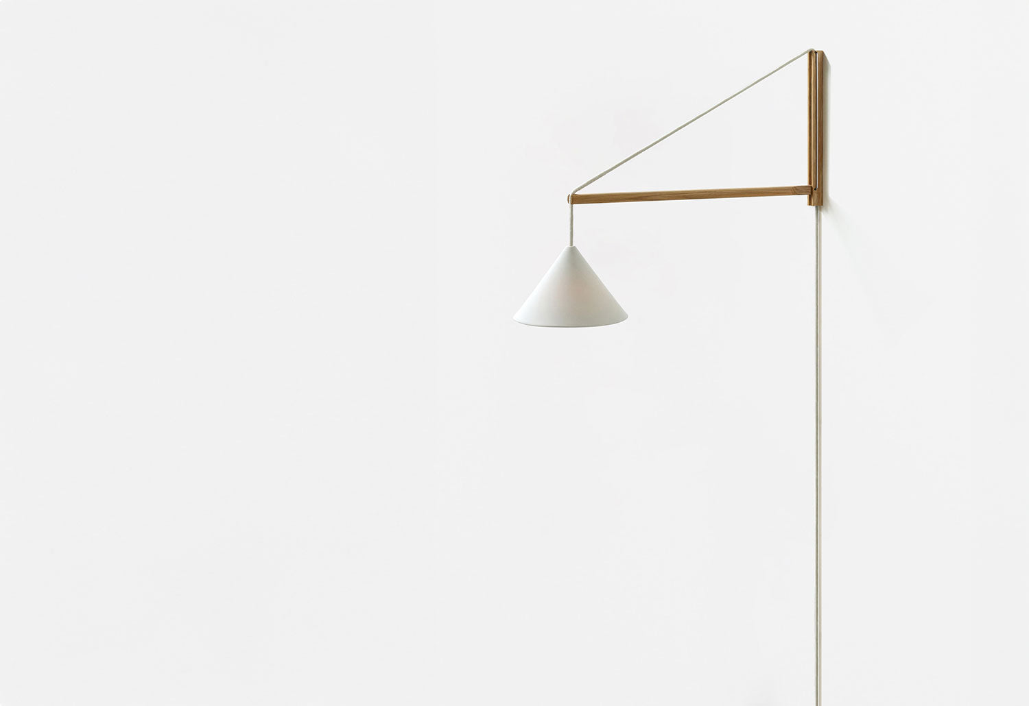 MOEBE Suspended Wall Lamp | twentytwentyone | Oak - Oak