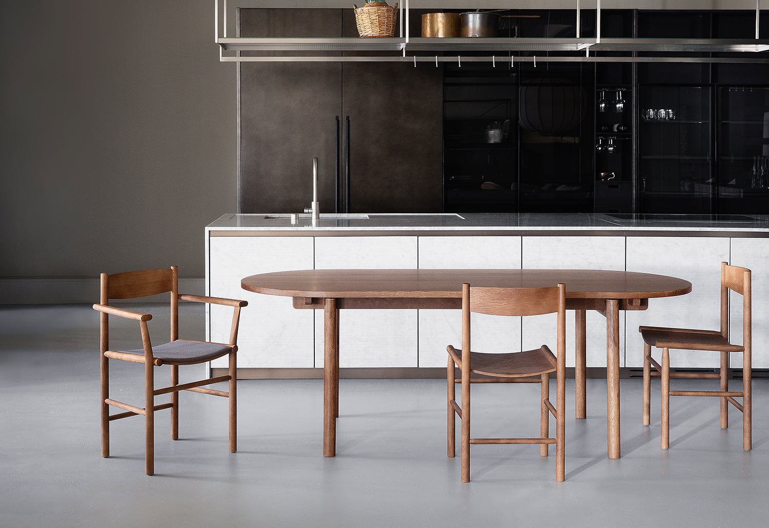 Nikari Basic Table | twentytwentyone