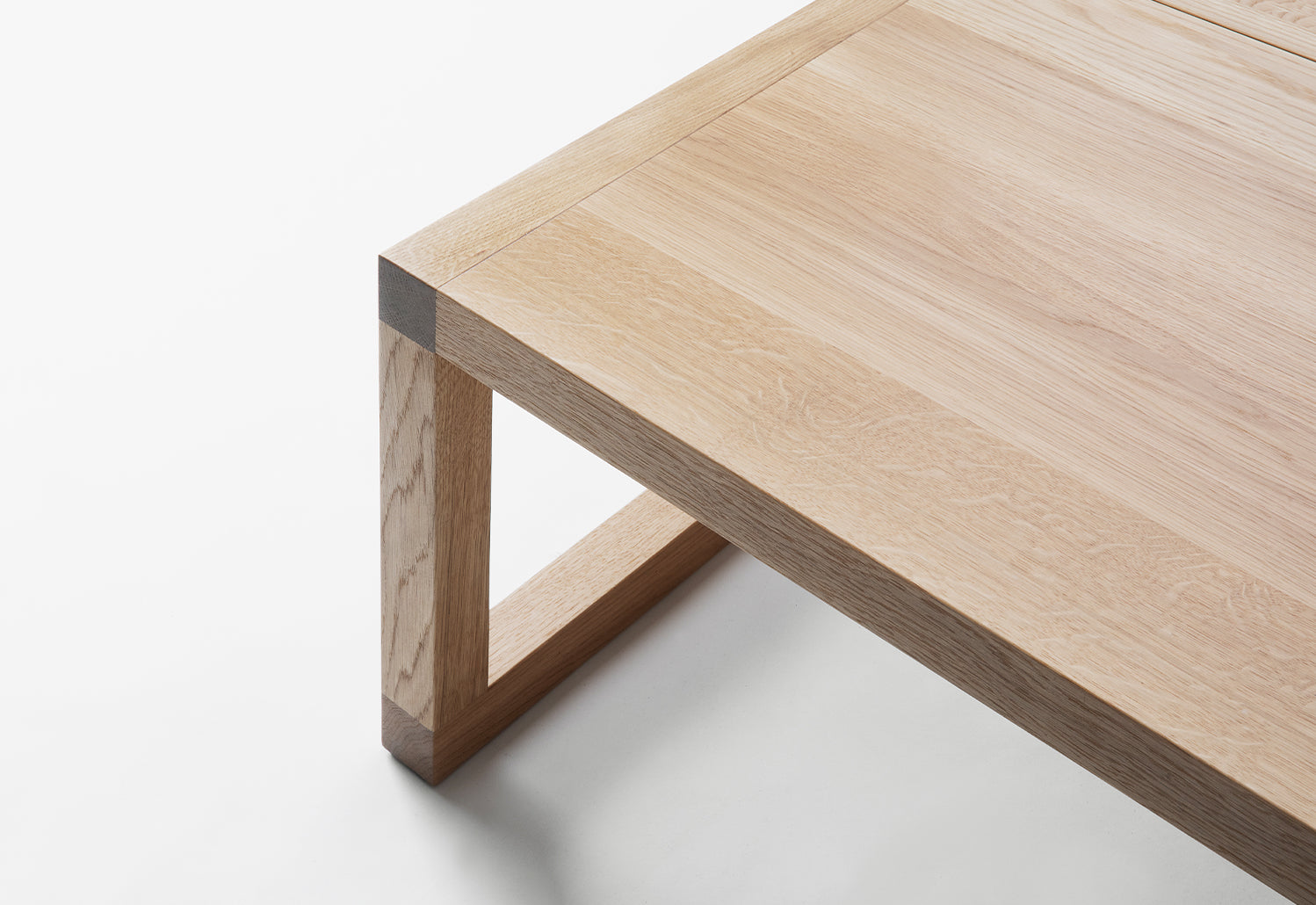 Nikari Frame Low Table | twentytwentyone | Oak / 2/4 (no shelf)