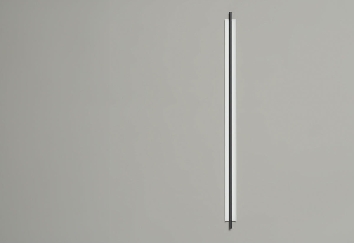 Santa + Cole Lámina 165 wall light | twentytwentyone