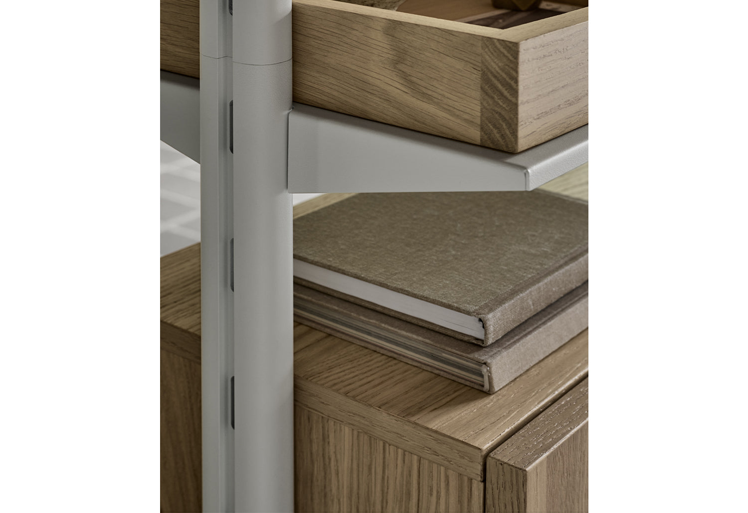 String Pira G2 | Floor to Ceiling B | twentytwentyone