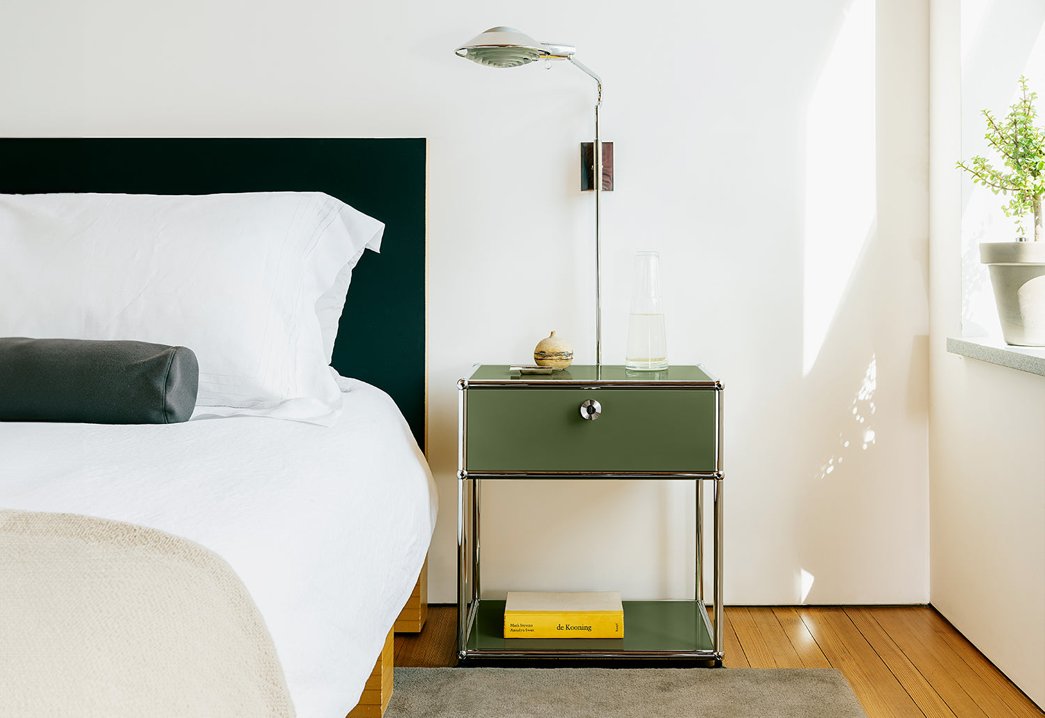 USM Haller M54 Side Table | twentytwentyone | USM Olive Green - Colour