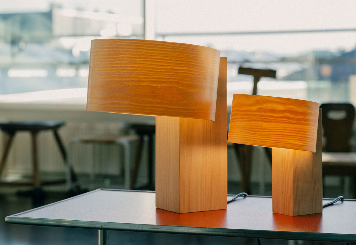 Vaarnii 018 Hoop Table Lamp | twentytwentyone