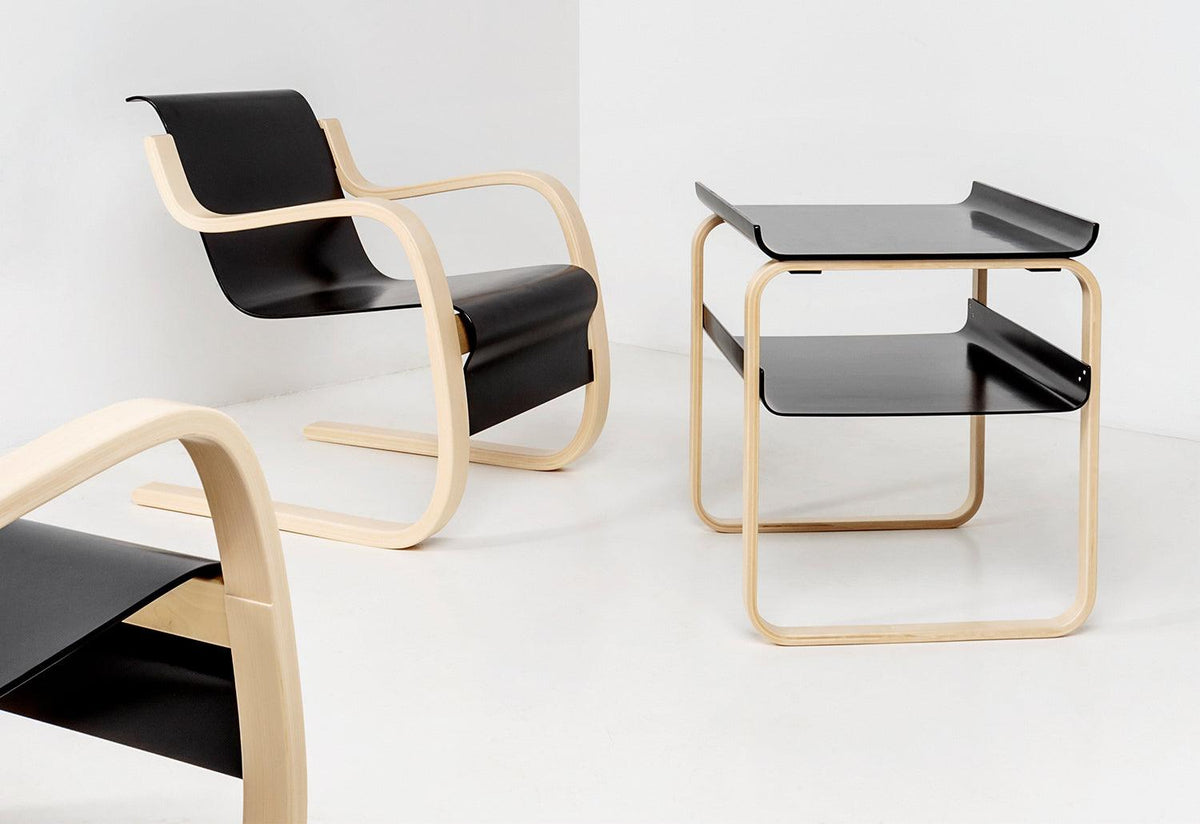 Artek Side Table 915 | twentytwentyone