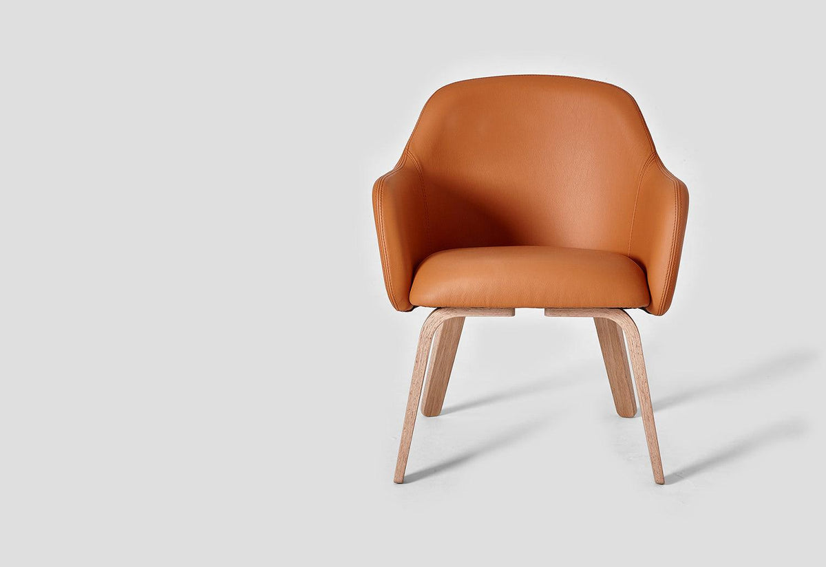 Very Good + Proper MT Club Chair | twentytwentyone