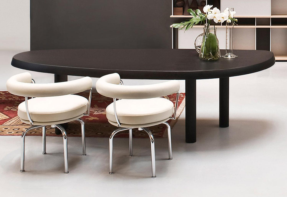 Cassina 525 Table en Forme Libre | twentytwentyone