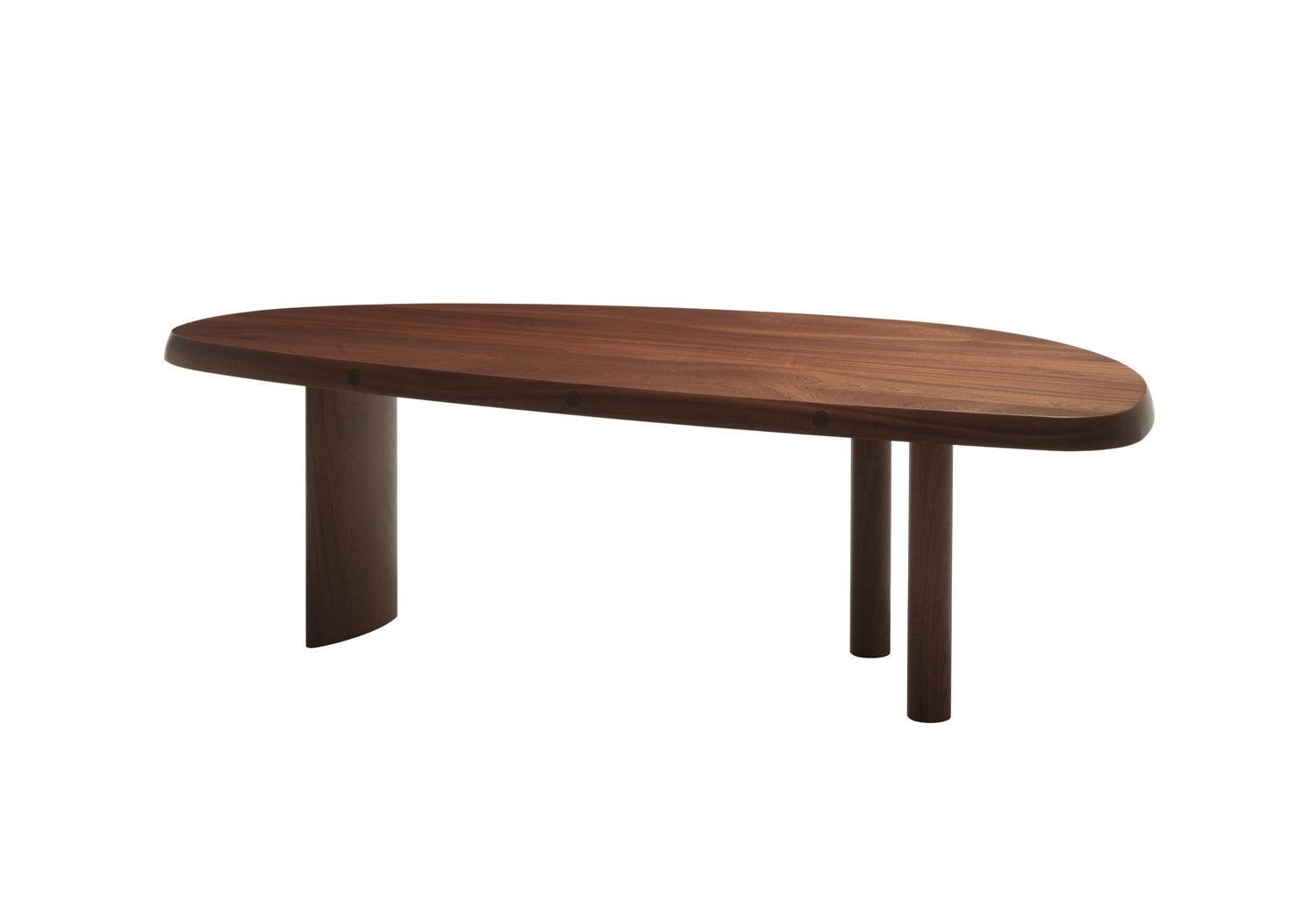 Cassina 525 Table en Forme Libre | twentytwentyone