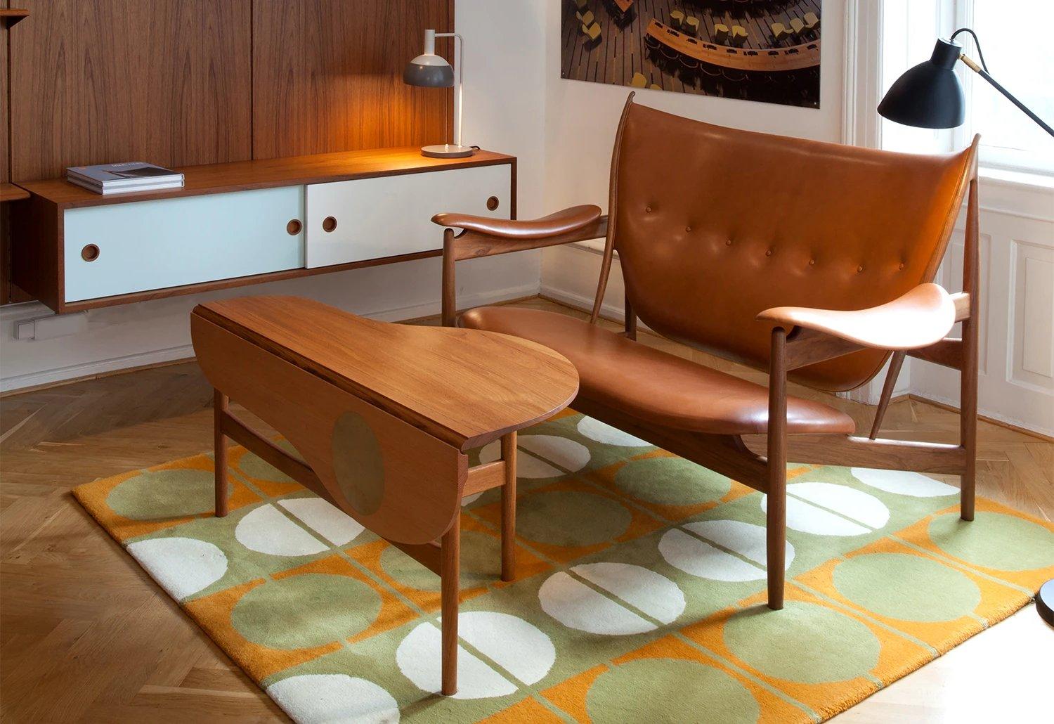 House of Finn Juhl Chieftain Sofa | twentytwentyone | Oak / Leather group 3