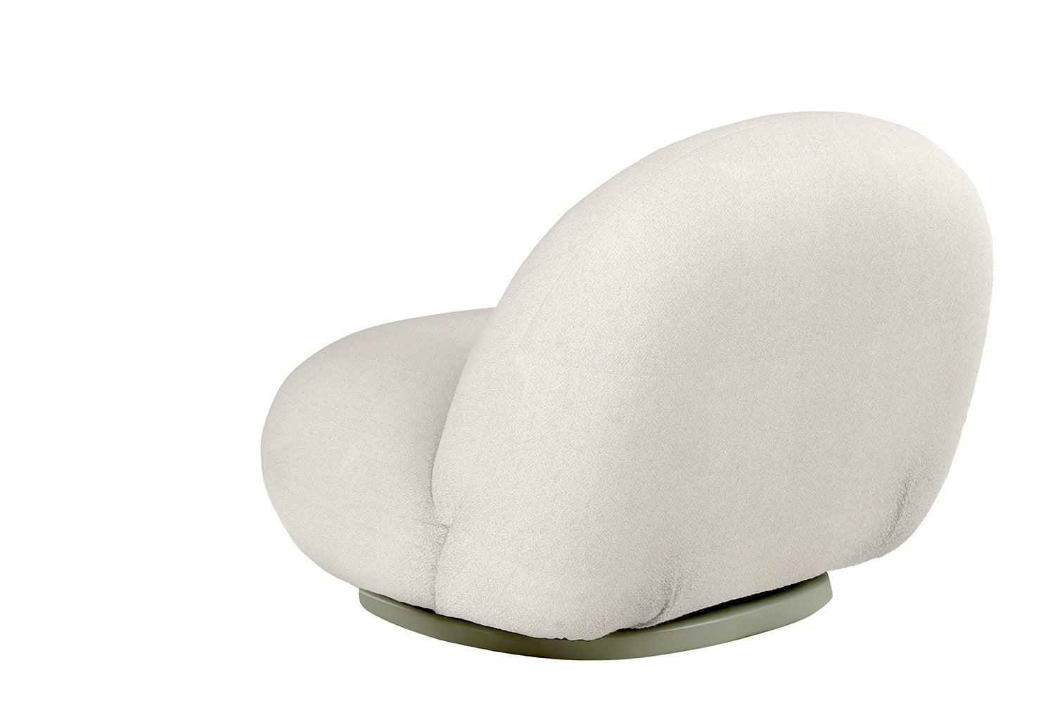 Gubi Pacha Outdoor Lounge Chair | twentytwentyone