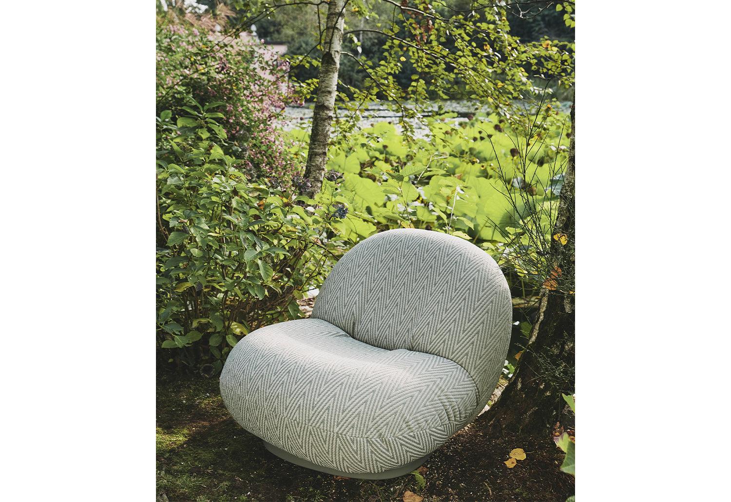 Gubi Pacha Outdoor Lounge Chair | twentytwentyone
