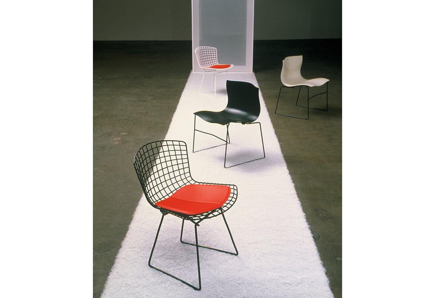 Knoll Bertoia Side Chair | twentytwentyone | Satin chrome / Seat pad ...