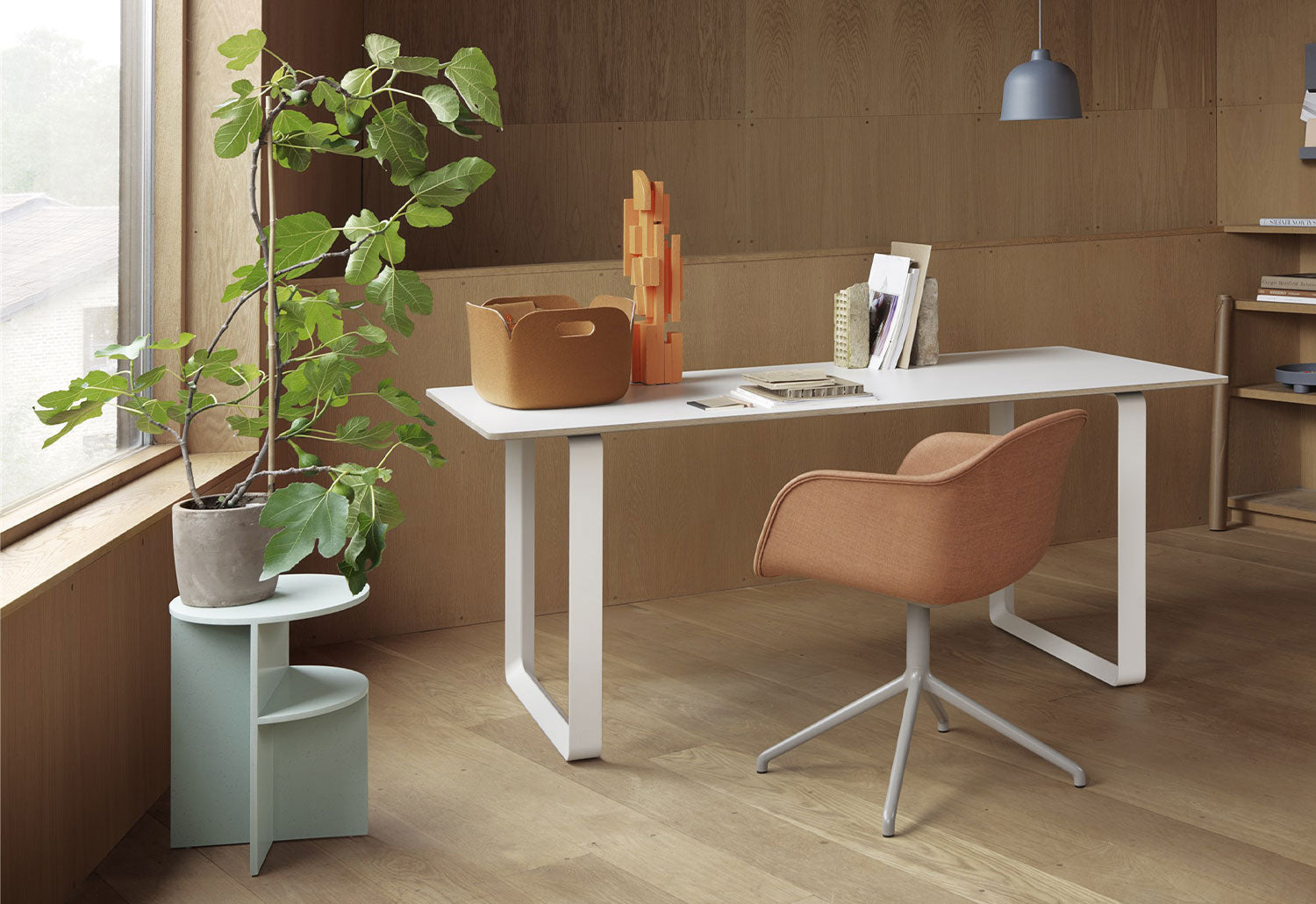 Muuto 70/70 table | twentytwentyone | 225 x 90cm / Black frame | Grey ...