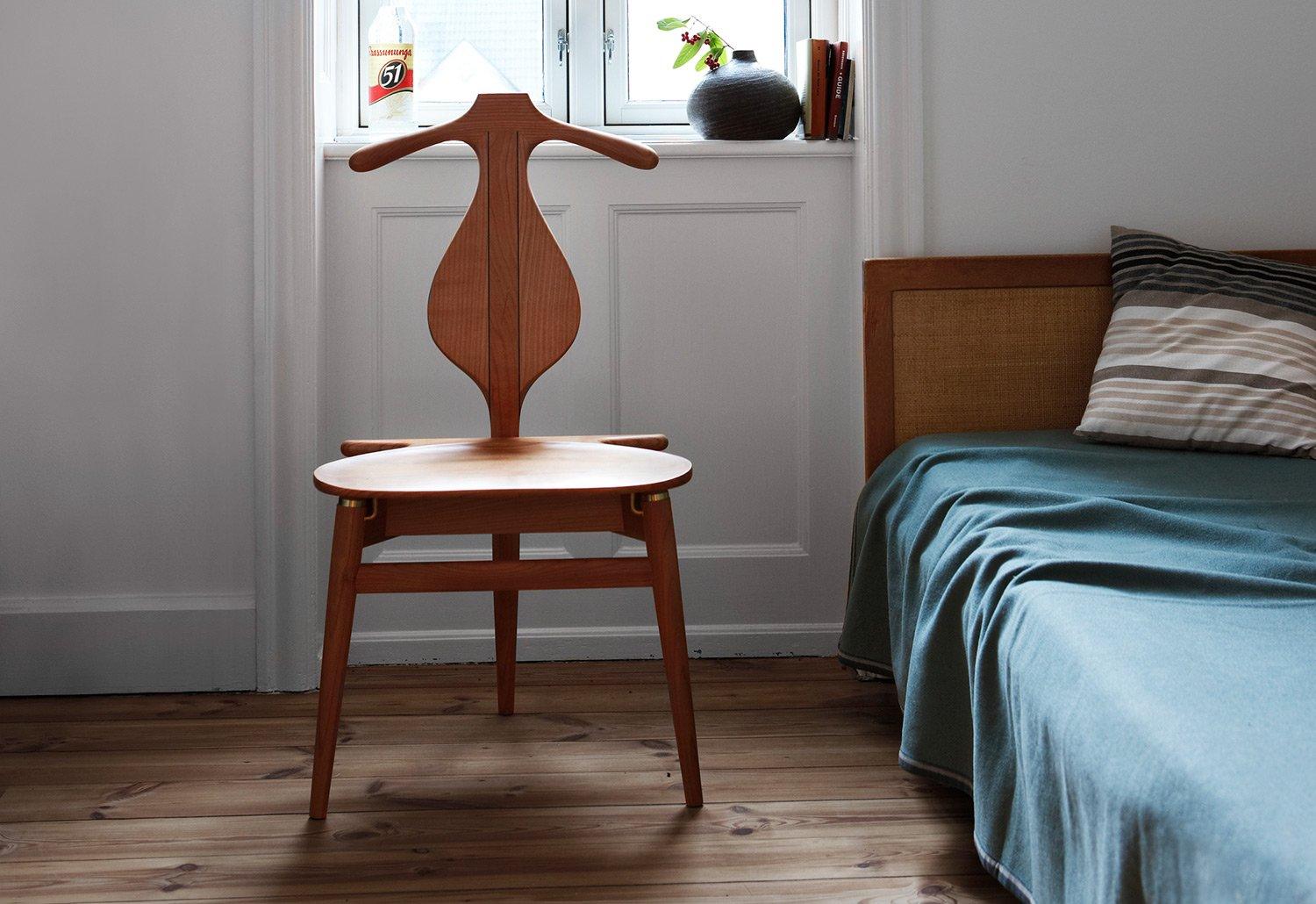 PP Mobler PP250 Valet Chair | twentytwentyone