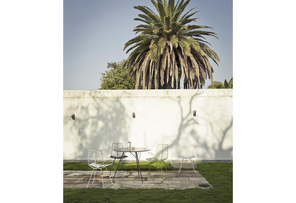 Arper Leaf outdoor stacking chair | twentytwentyone