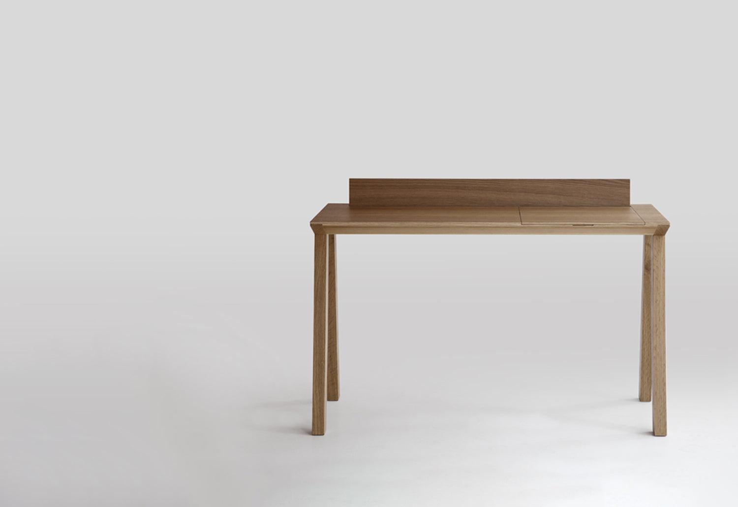 Punt Ernest Desk | twentytwentyone | Super matt oak - Oak