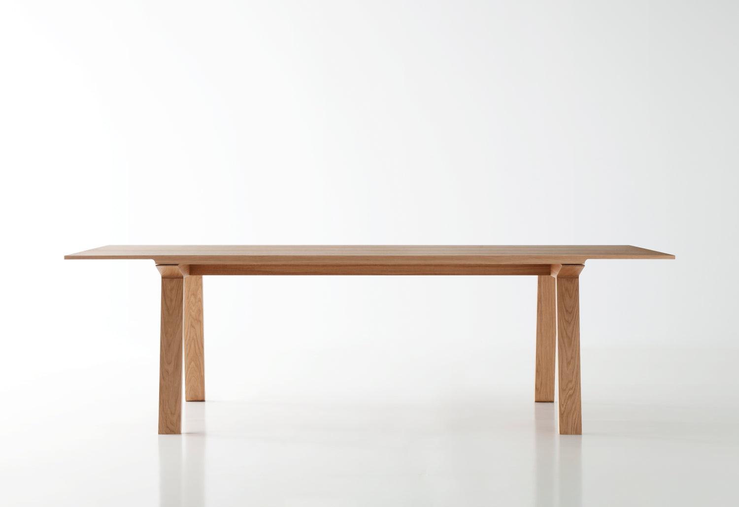 Punt Mitis Dining Table | twentytwentyone