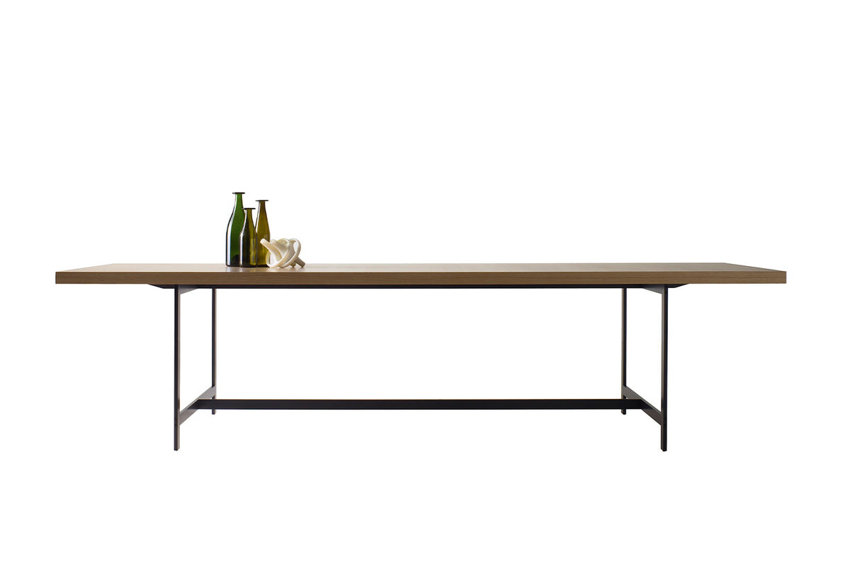 Cappellini Lochness table | twentytwentyone