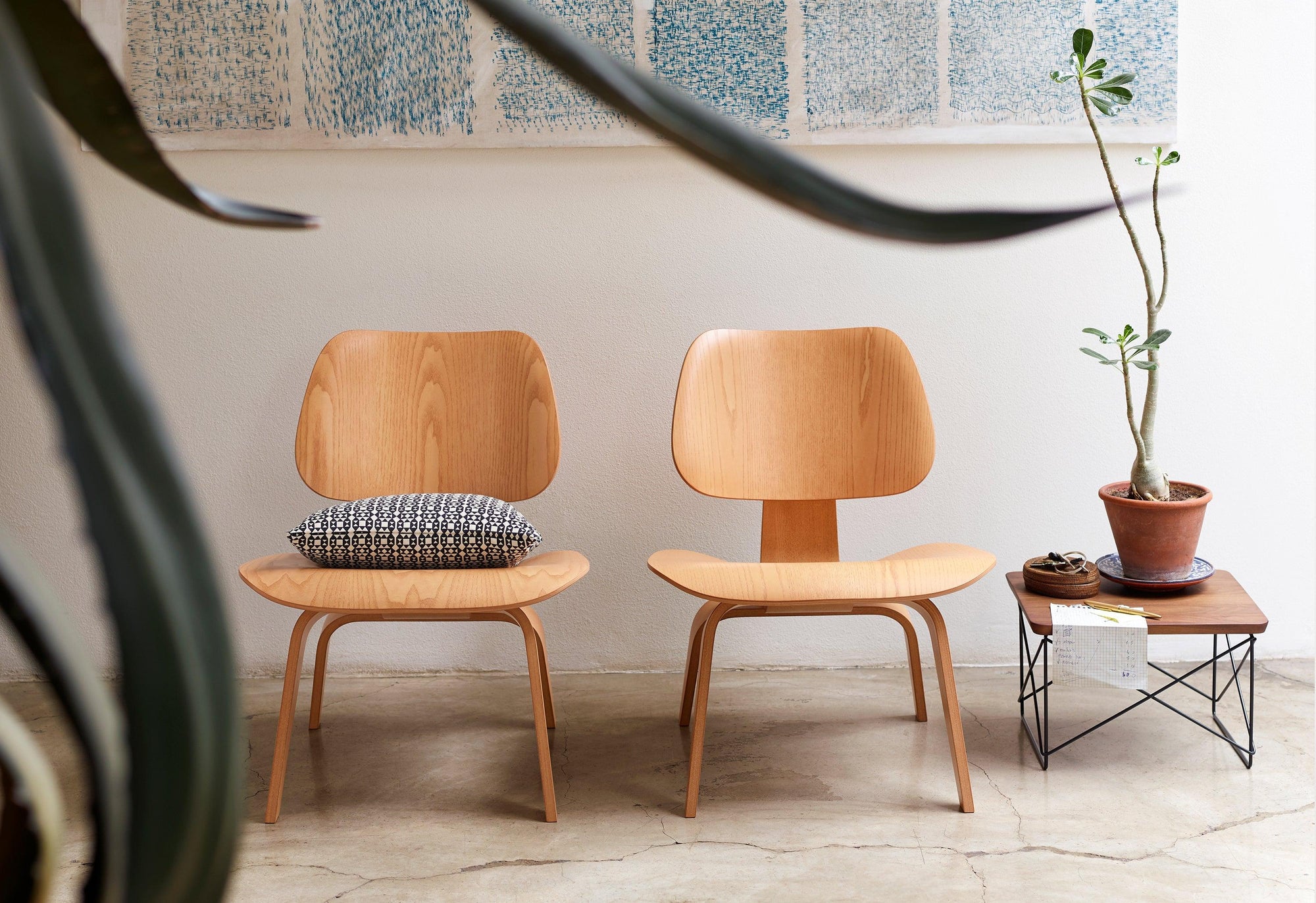 Vitra Eames LTR Occasional Table | twentytwentyone | Basic dark - Base ...